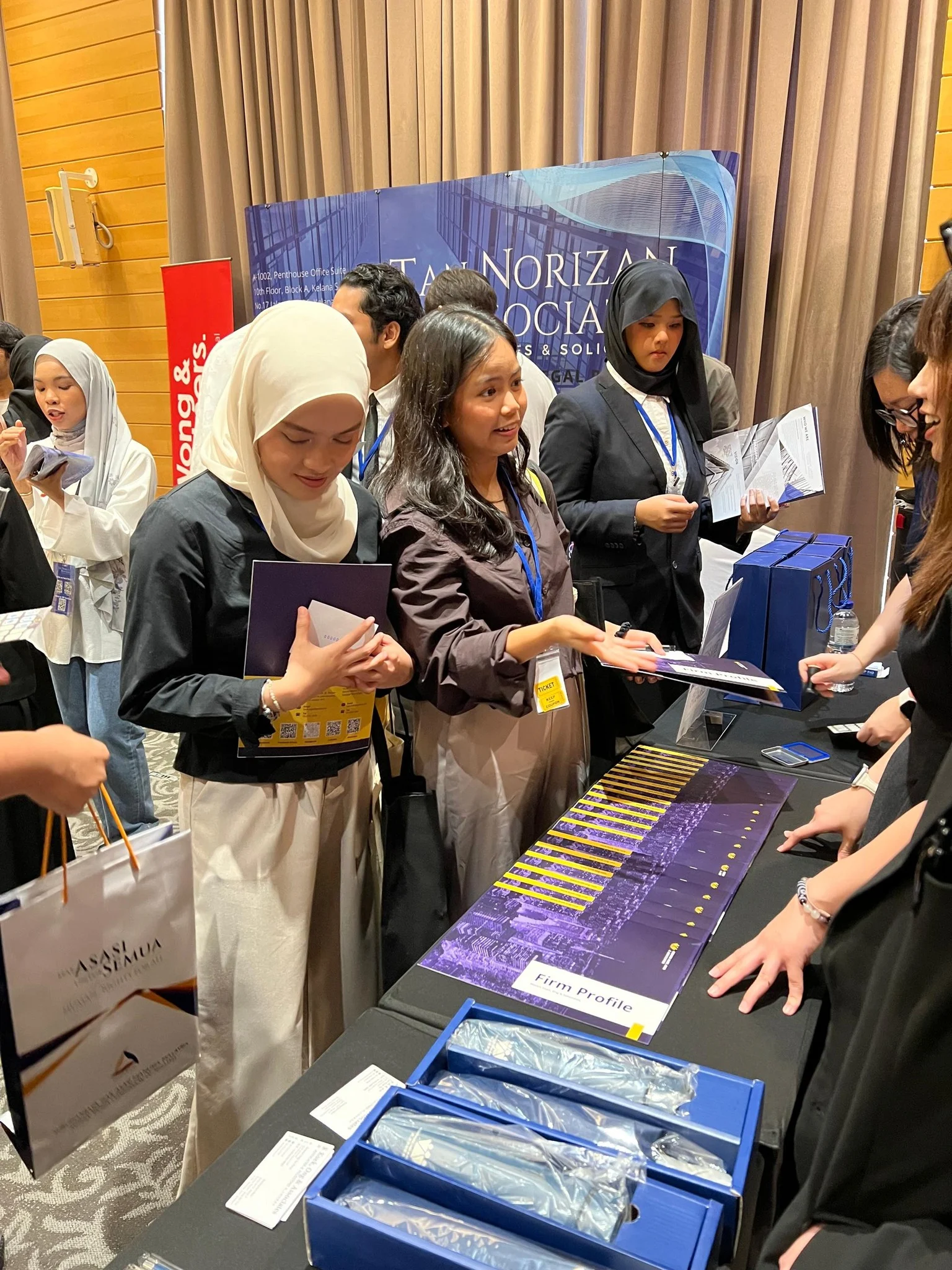𝐊𝐮𝐞𝐤, 𝐎𝐧𝐠 & 𝐀𝐬𝐬𝐨𝐜𝐢𝐚𝐭𝐞𝐬 𝐚𝐭 𝐔𝐌𝐋𝐒 𝐋𝐞𝐠𝐚𝐥 𝐒𝐮𝐦𝐦𝐢𝐭 𝟐𝟎𝟐𝟓 - Messrs Kuek, Ong and ...